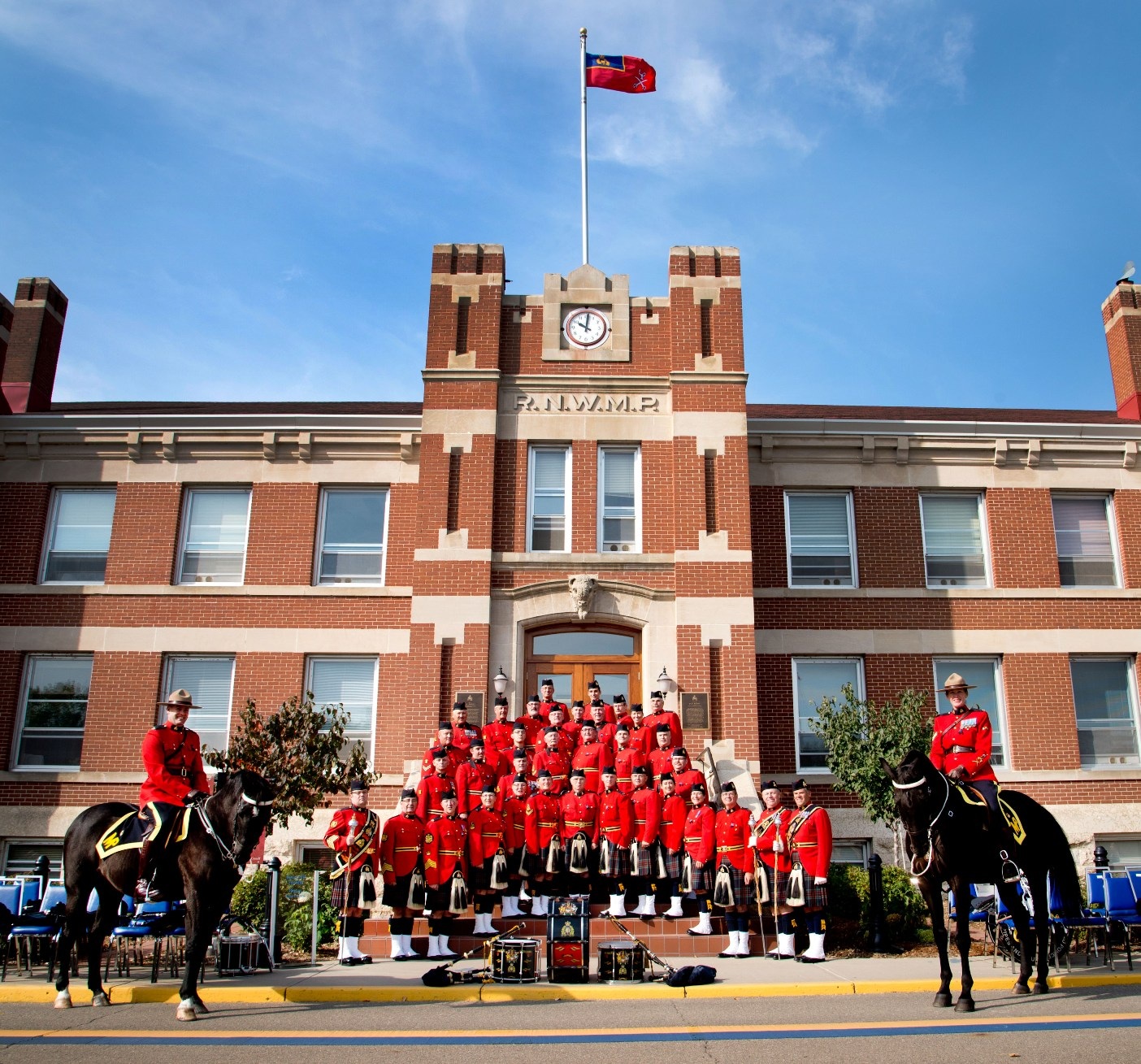 99 : RCMP Pipes & Drums – Pipers Persuasion