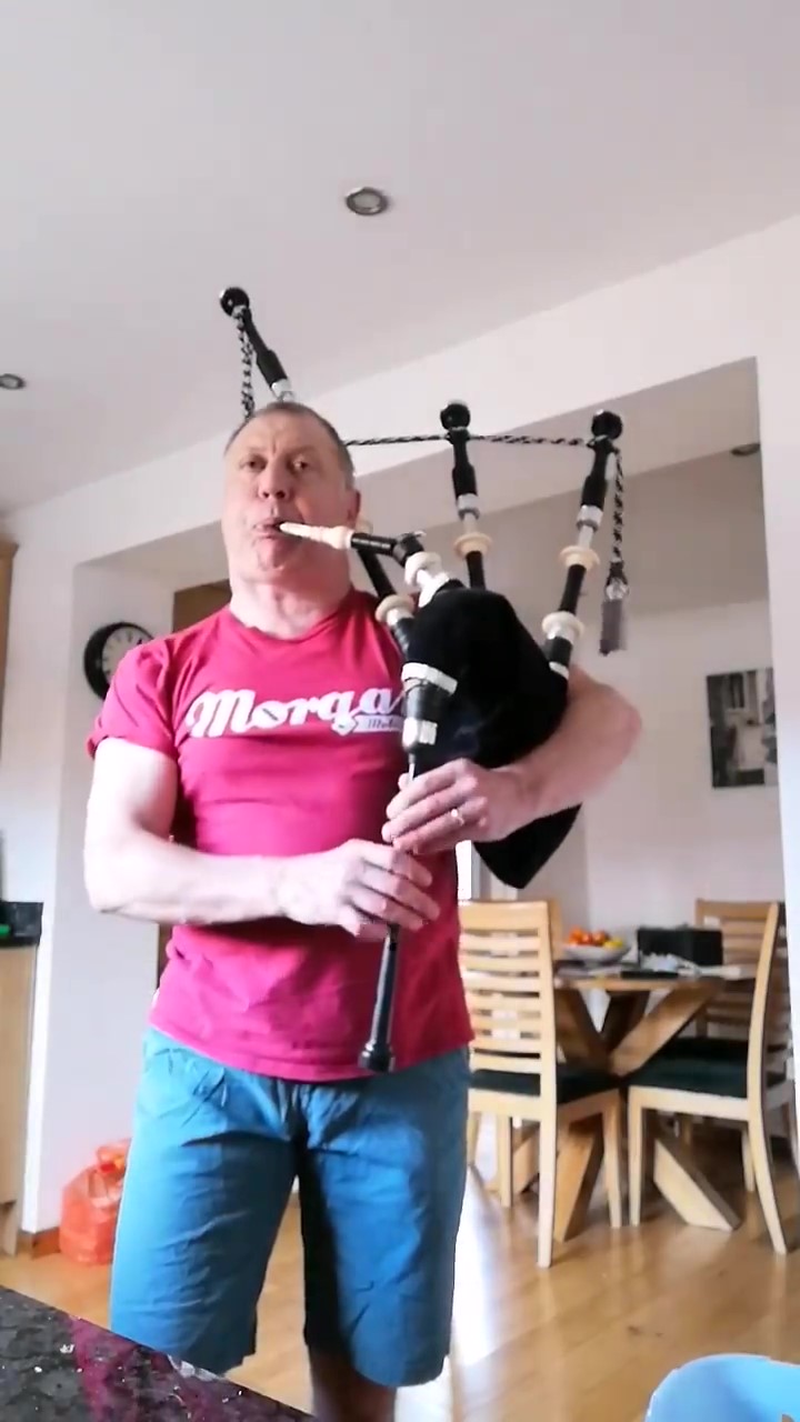 094 : Dougie Pincock – Pipers Persuasion